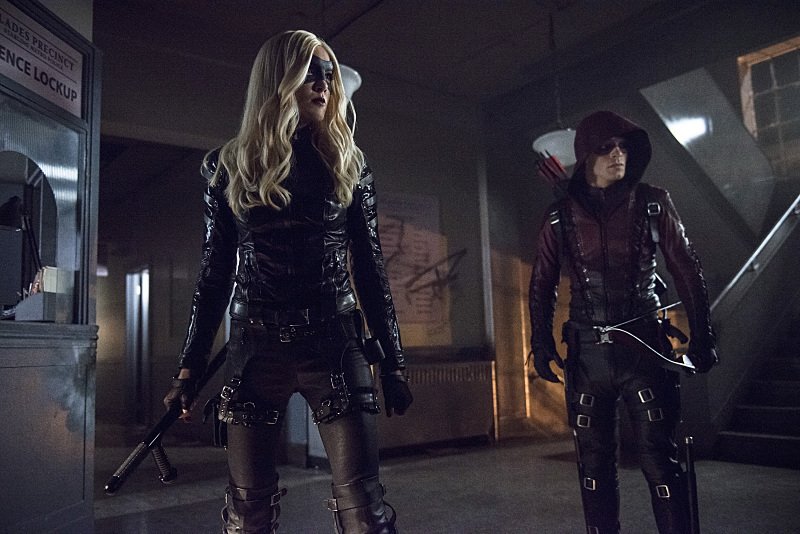 TV Review: Arrow, “Uprising” (S3,Ep12) – Arrow’s Dark Knight Rises ...