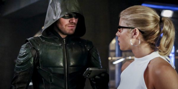 Review: Arrow (S5:E2) & Flash (S3:E2) Hang a Lantern On Oliver and ...
